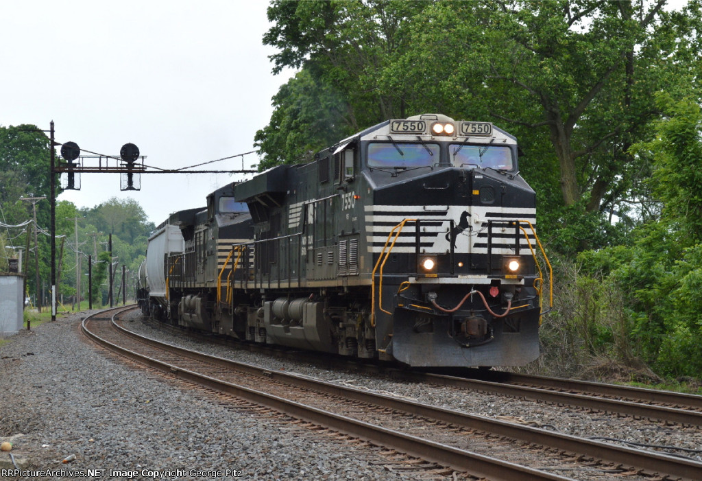 NS 7550 and train 65R